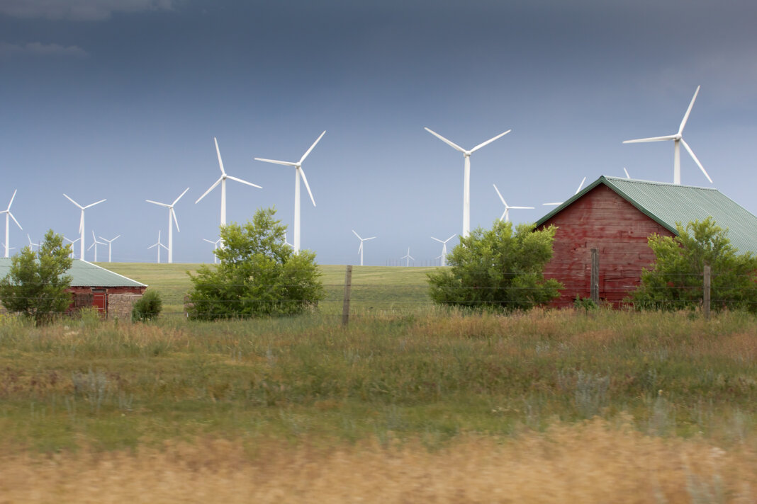 Leeward Renewable Energy Finishes Crescent Ridge Wind Project ...