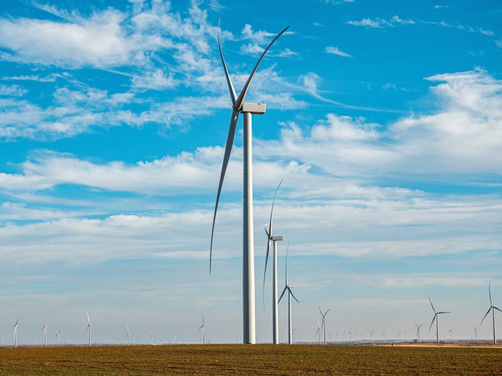 Invenergy, GE Renewable Energy Complete Nearly 1 GW Wind Energy Center ...
